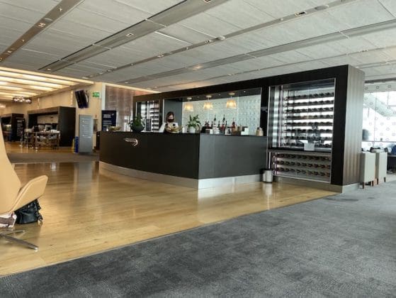 Quick Look: British Airways First Lounge Heathrow (What It's Like Right ...